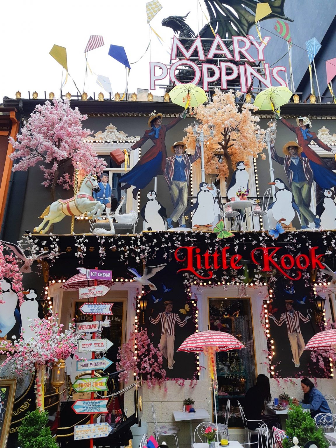 Little Kook Athens: The Quirky, Seasonally Themed Café in Athens